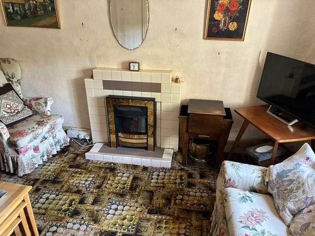 2 bed house for sale