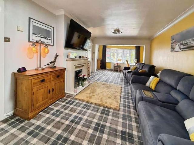 2 bed house for sale