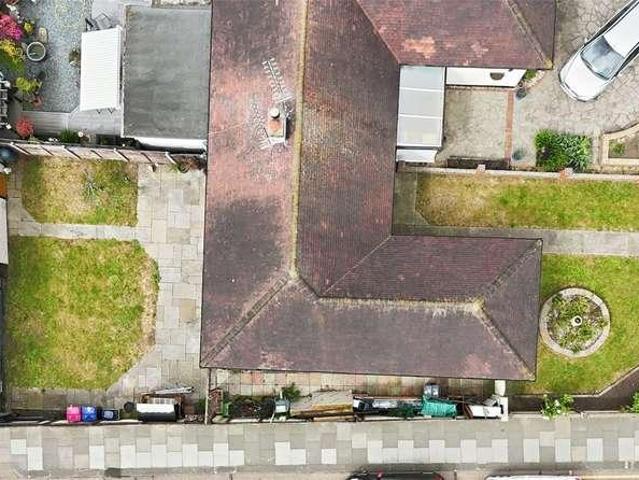 2 bed house for sale