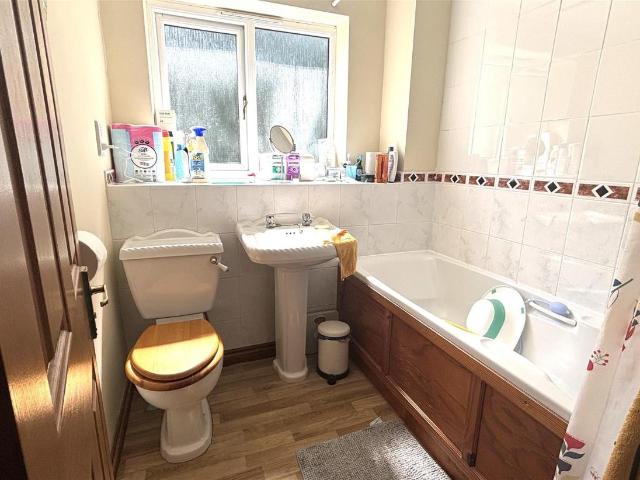 2 bed house for sale