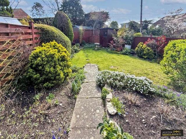 2 bed house for sale