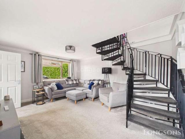 2 bed house for sale