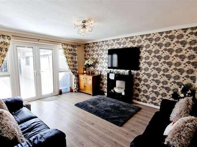 2 bed house for sale