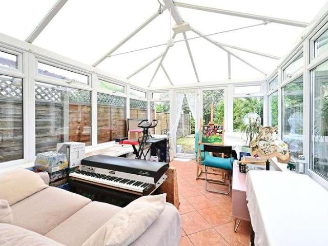 2 bed house for sale