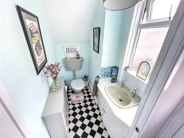2 bed house for sale