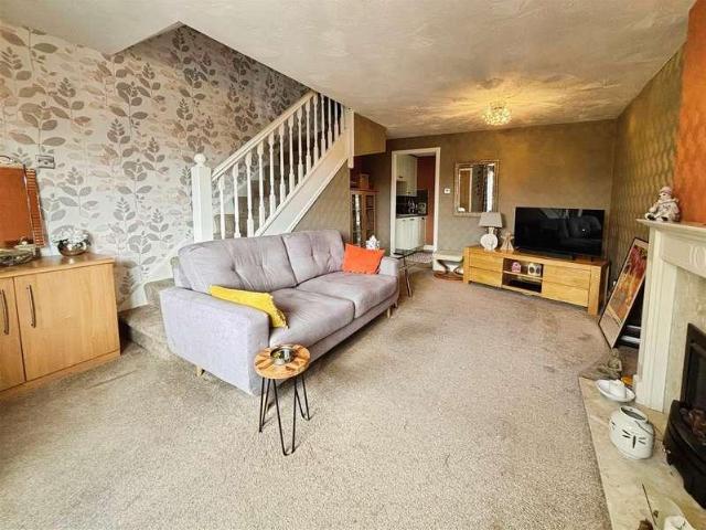 2 bed house for sale