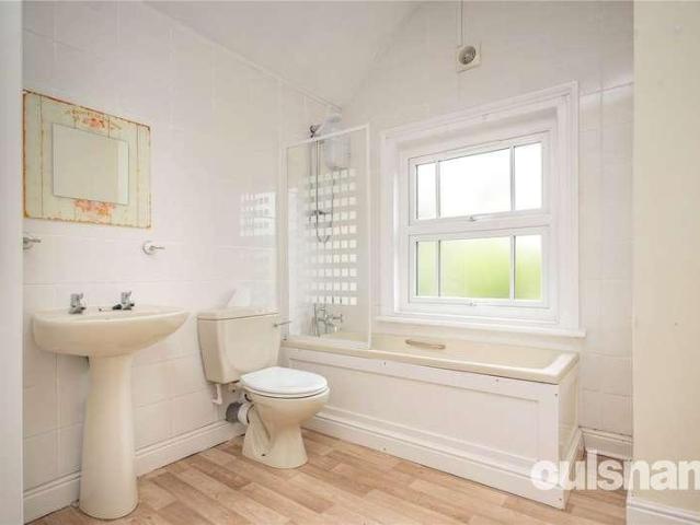 2 bed house for sale