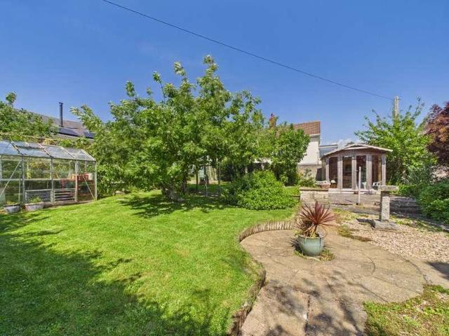 2 bed house for sale