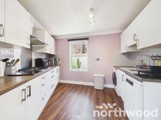 2 bed house for sale