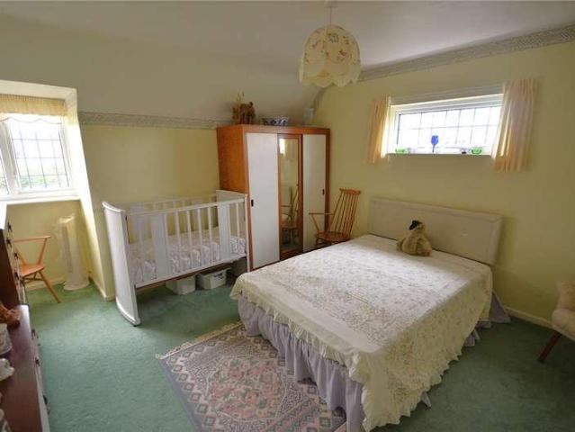 2 bed house for sale