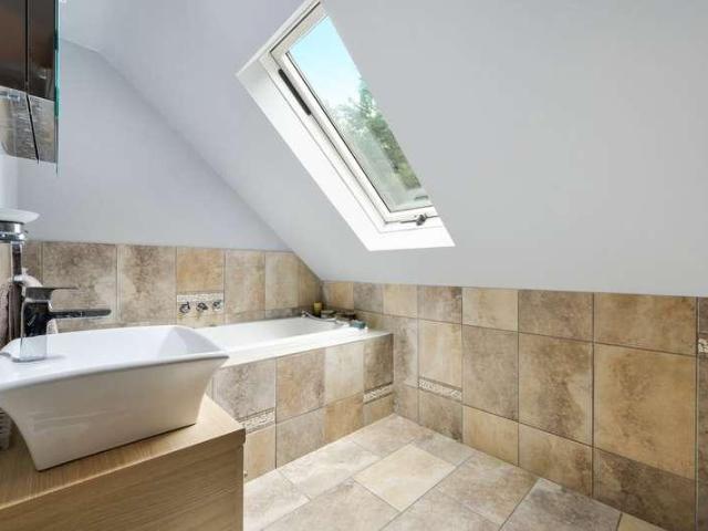 2 bed house for sale