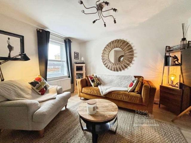 2 bed house for sale