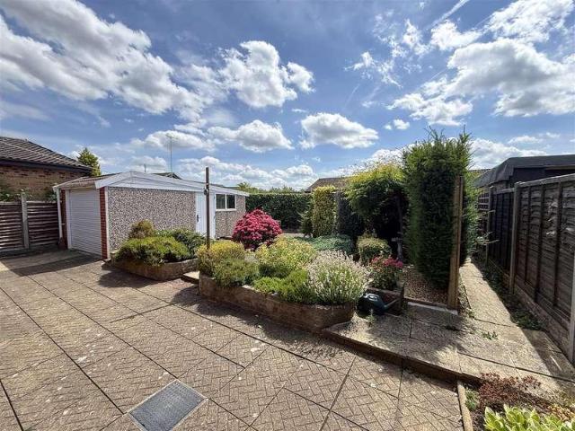 2 bed house for sale