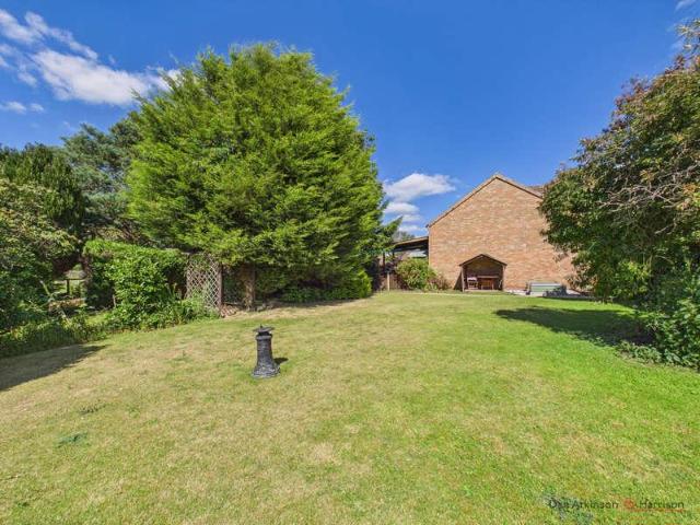 2 bed house for sale