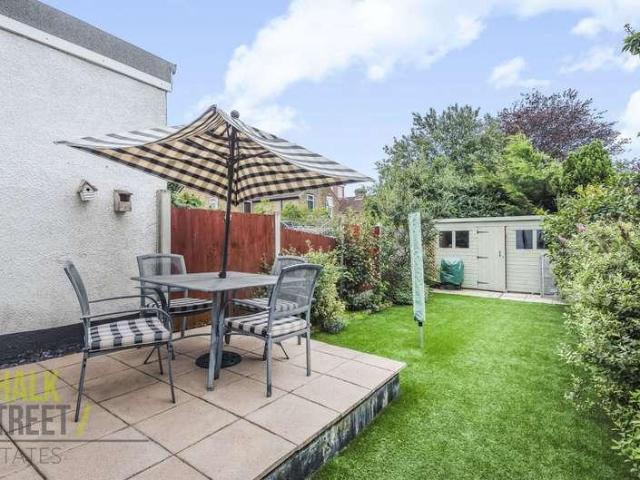 2 bed house for sale