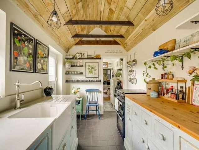 2 bed house for sale