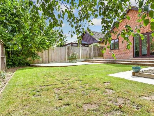 2 bed house for sale