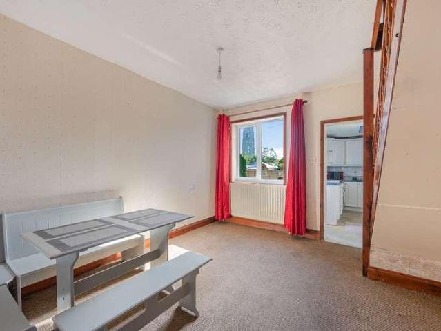 2 bed house for sale
