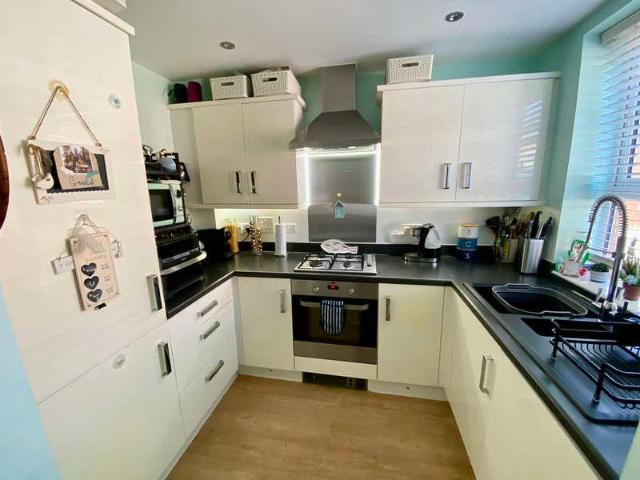 2 bed house for sale