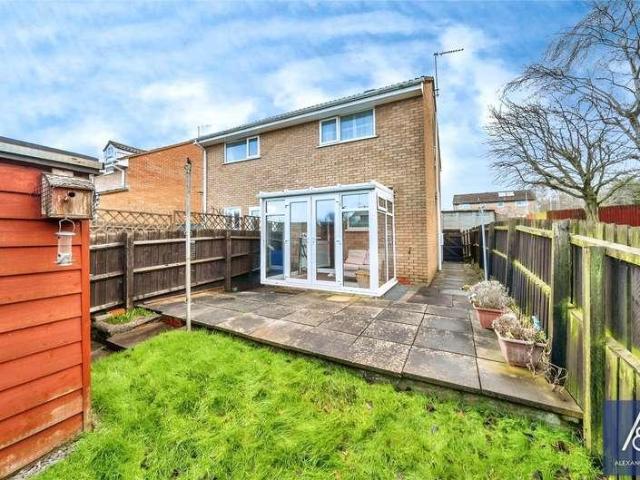 2 bed house for sale
