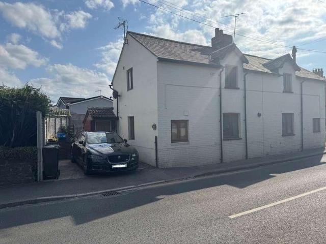 2 bed house for sale