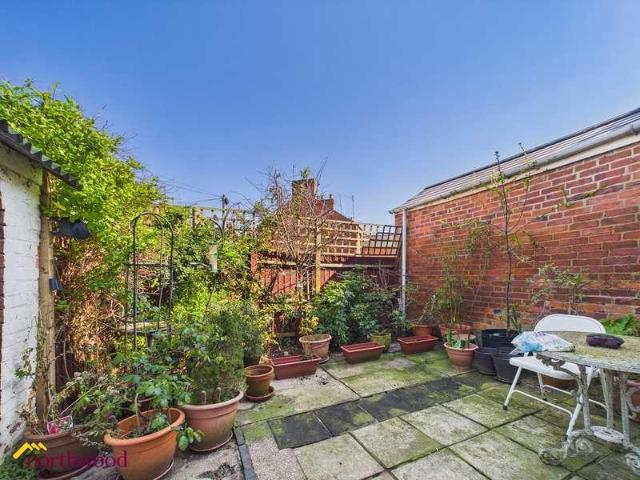 2 bed house for sale