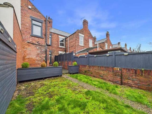 2 bed house for sale