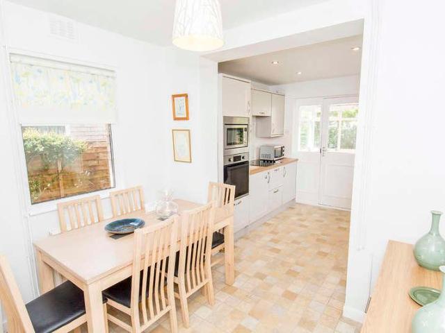 2 bed house for sale