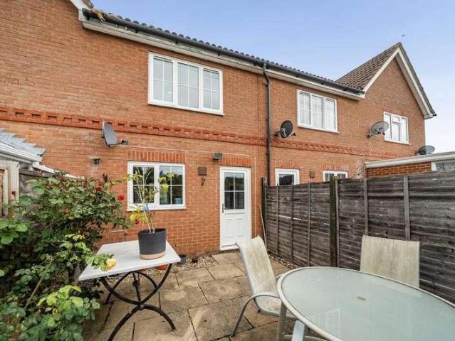 2 bed house for sale