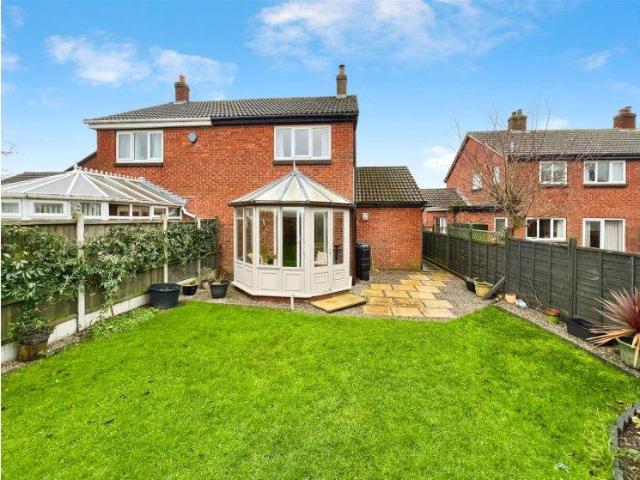 2 bed house for sale
