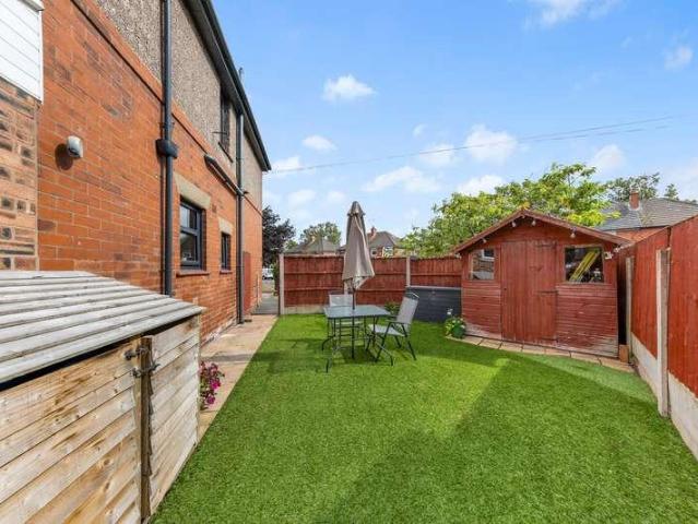 2 bed house for sale