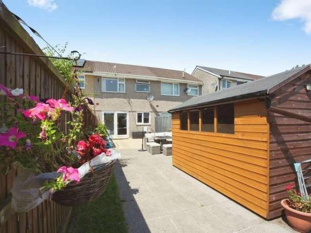 2 bed house for sale
