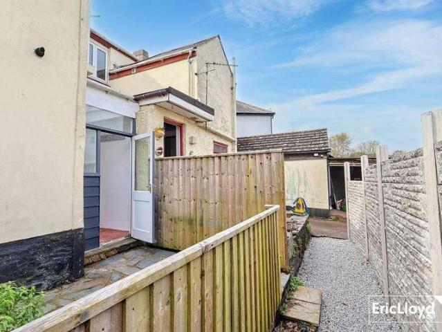 2 bed house for sale