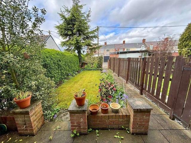 2 bed house for sale