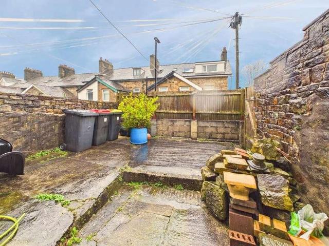 2 bed house for sale