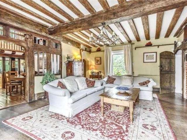 2 bed house for sale