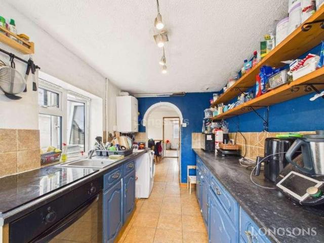 2 bed house for sale