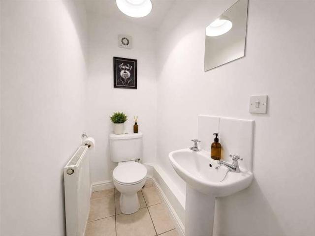 2 bed house for sale