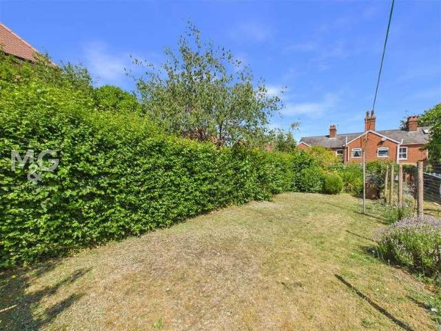 2 bed house for sale