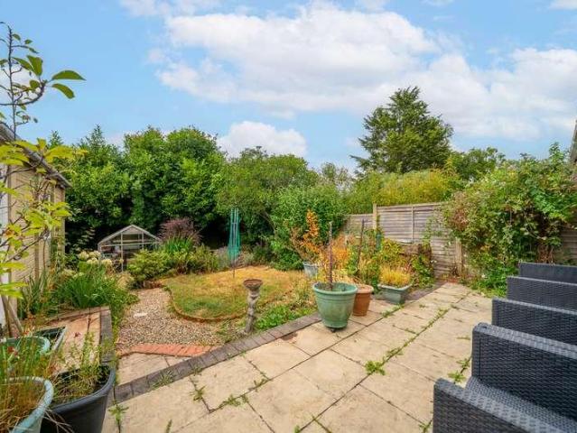 2 bed house for sale