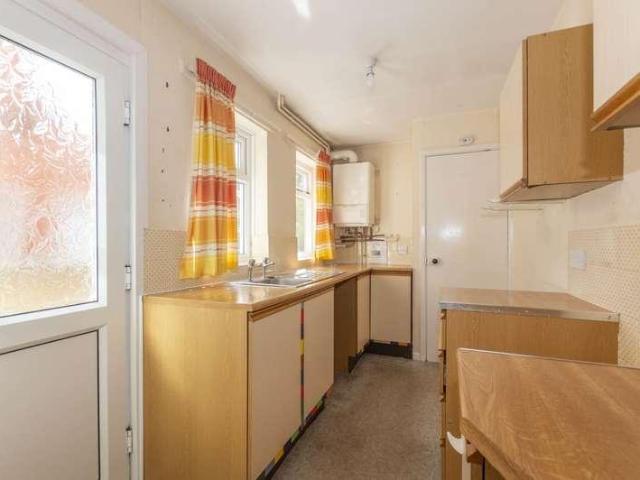 2 bed house for sale