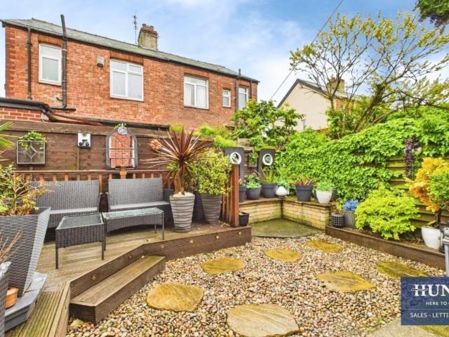 2 bed house for sale
