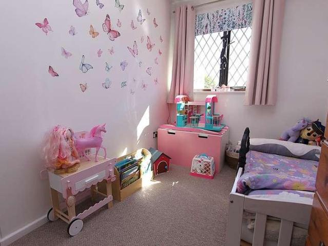 2 bed house for sale