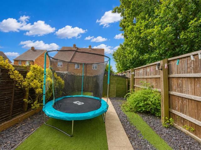 2 bed house for sale