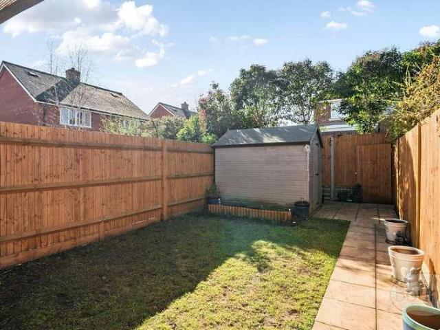 2 bed house for sale