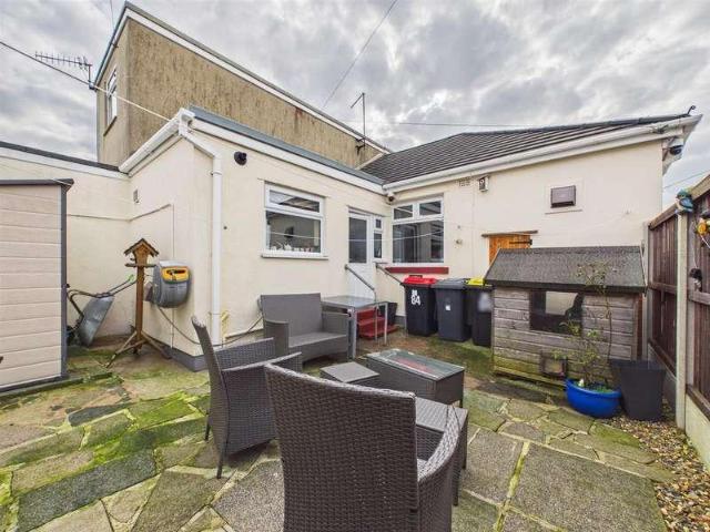 2 bed house for sale