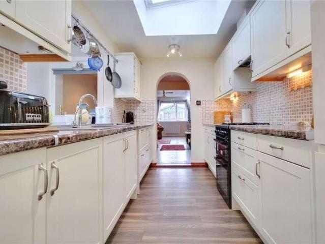 2 bed house for sale
