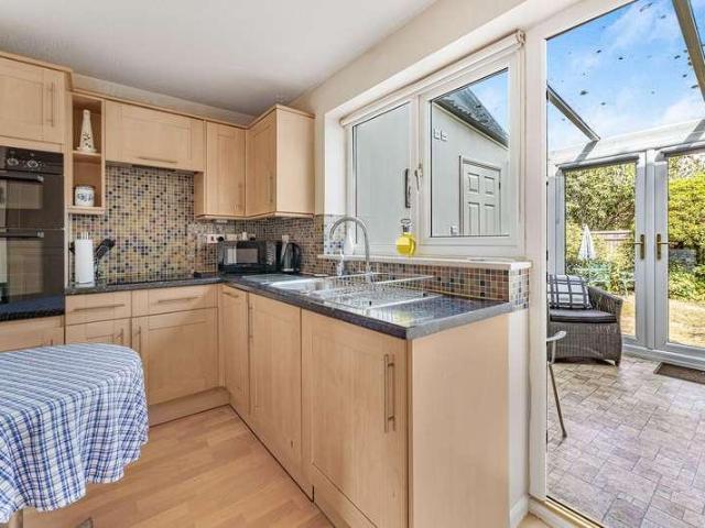2 bed house for sale