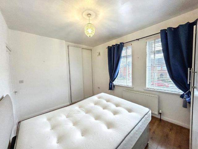 2 bed house for sale