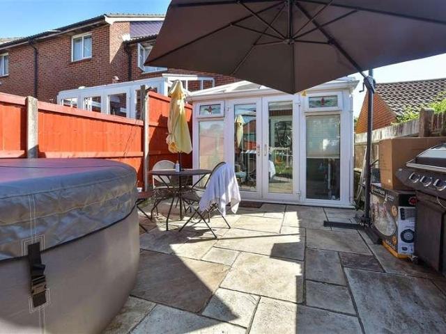 2 bed house for sale